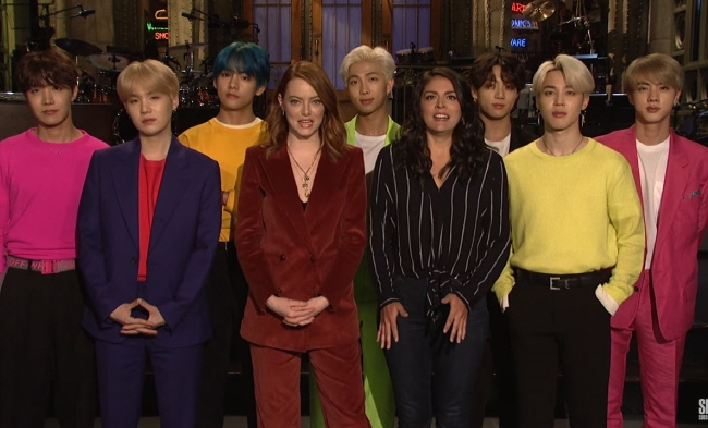 [글로벌-스타 24] 방탄소년단 ‘SNL’통해 화려한 컴백 신고…엠마 스톤 “BTS is here!” - 글로벌이코노믹