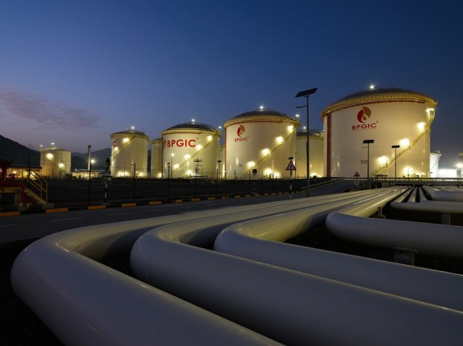 UAE 정유업체 BPGIC, 외국 친환경 에너지업체 2곳 인수 추진 - 글로벌이코노믹