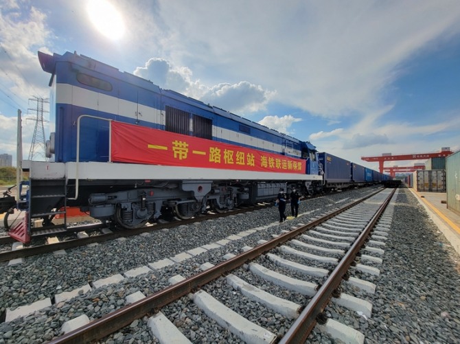 Sino-Europe train extends service