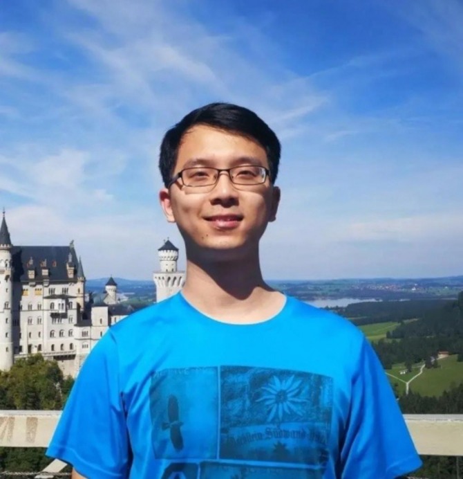 Huawei hires 6 HUST graduates with high salaries