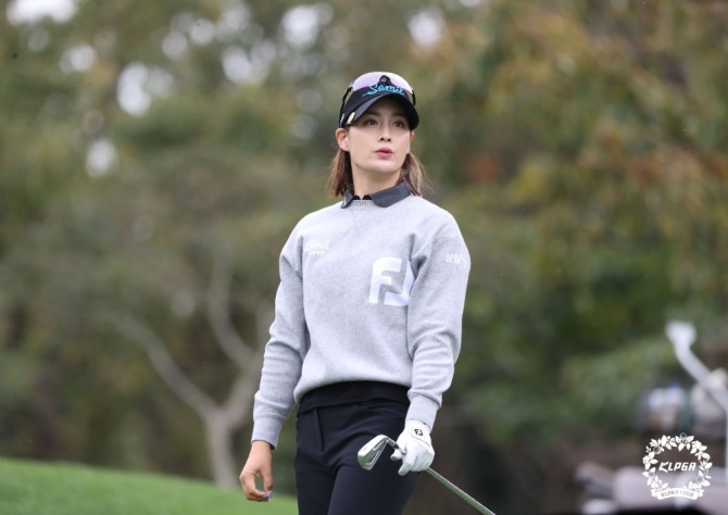 [S-OIL 1R]1.김수지-한진선-이소미-김유빈-강예린 -6, 6.박결-송가은 -5, 33.박민지 -1...KLPGA투어 - 글로벌이코노믹