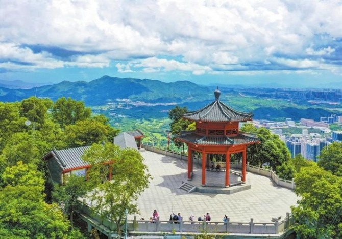 Shenzhen’s first mountain-sea hiking trail completed