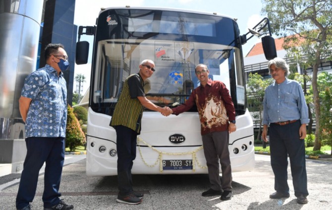 비야디 합작사 인니 VKTR, 상장 첫날 주가 폭등 - 글로벌이코노믹